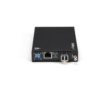 StarTech.com Gigabit Ethernet Copper-to-Fiber Media Converter - SM LC ...